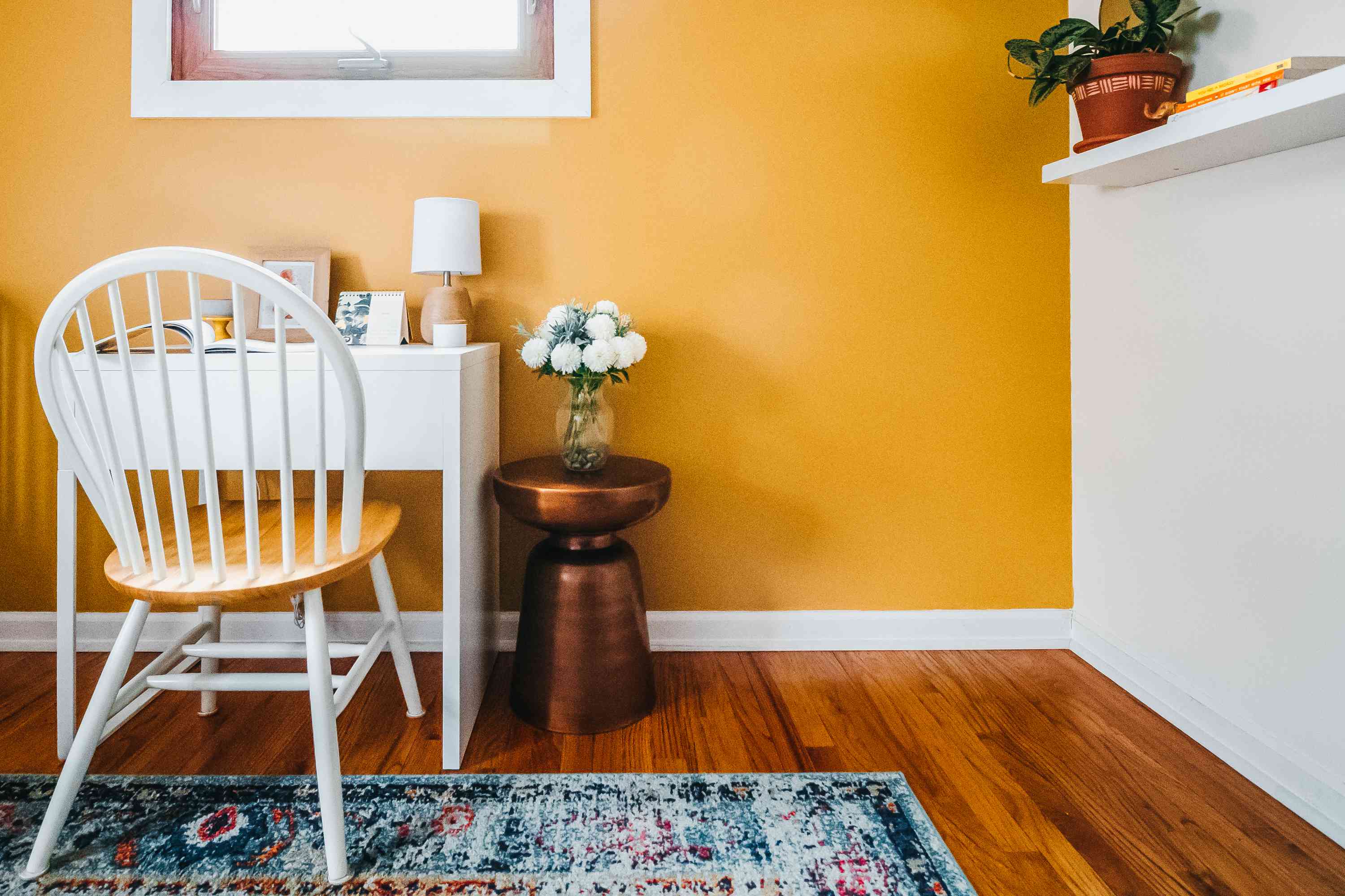 Tips For Choosing The Right Paint Color For Small Rooms ...