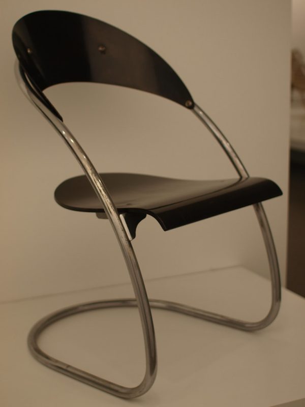 Bauhaus Chairs: The Perfect Blend of Form and Function - Architecture ...